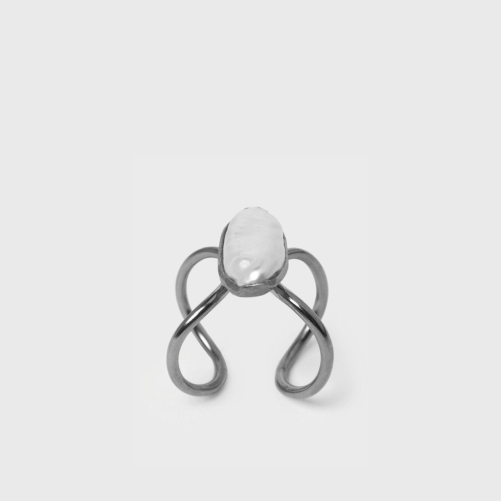 Louvers Ring | Gun Metal Pearl – Via Gioberti